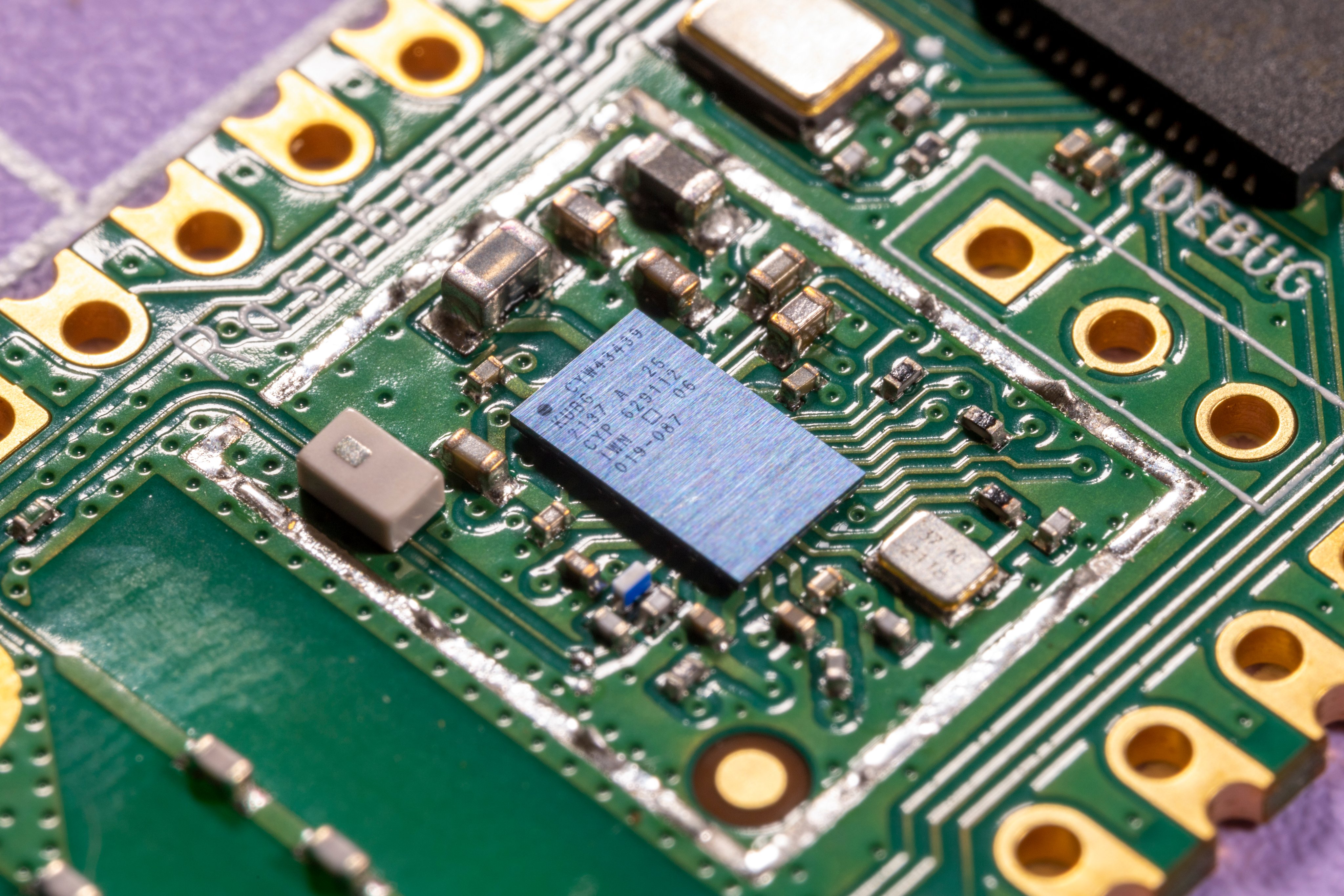 arturo182 on Twitter: "Curious what's under the shield of the new @Raspberry_Pi Pico W? Wonder ...