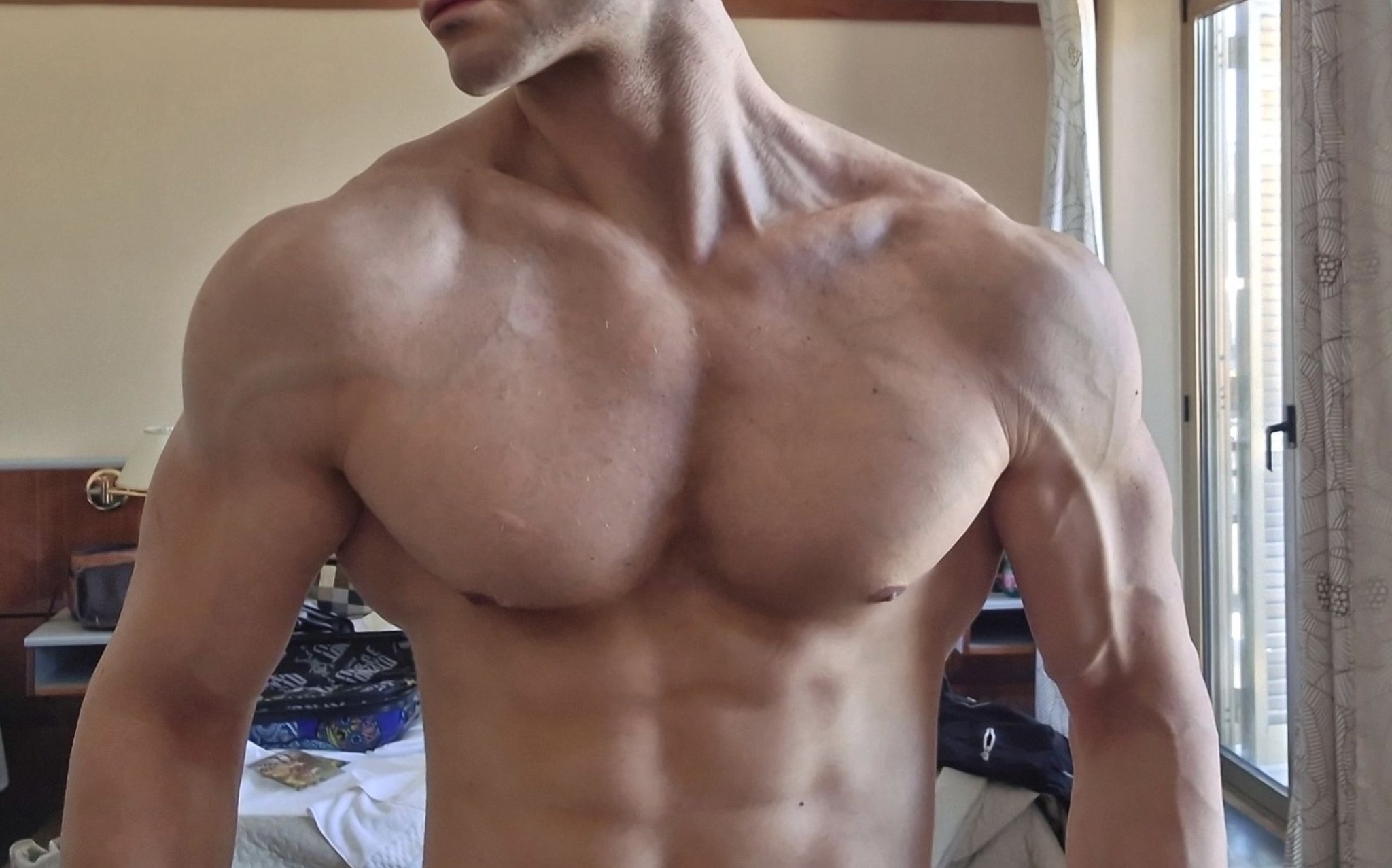 Taryn (Amon 😈) on Twitter: "Neck 💪 https://t.co/TPSOn3x6a6" / Twitter