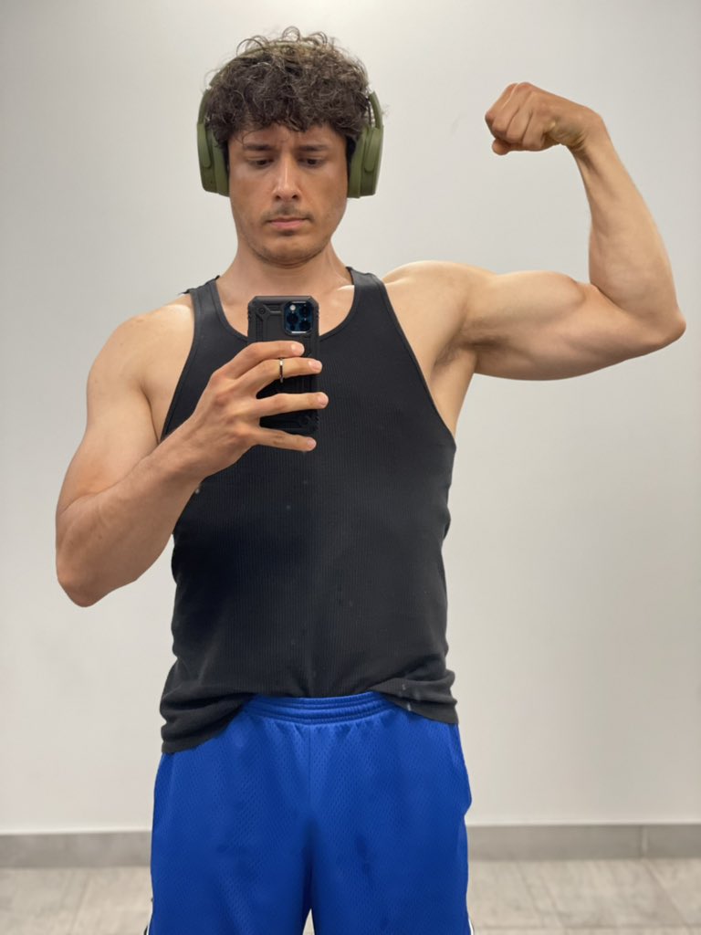 TW Pornstars - Rocky Vallarta. Twitter. #SaturdaySweat #GymSelfie. 11: ...