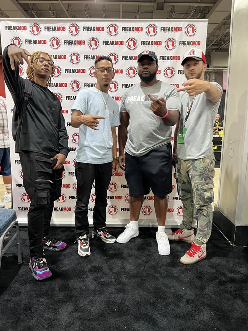 TW Pornstars - FREAKMob Media. The most liked pictures and videos from Twitter for all time. Page 16