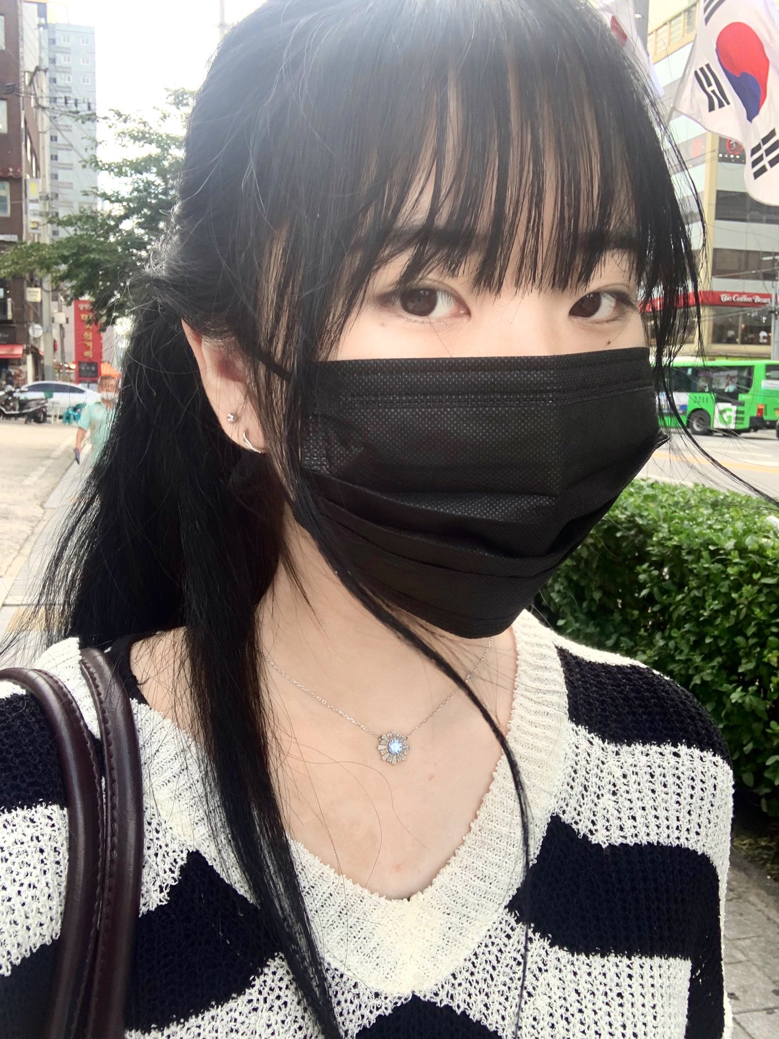 주 On Twitter 여친이랑 너무 붙어서 자서 앞머리가 맨날 눌림 Ybo76wiwun Twitter