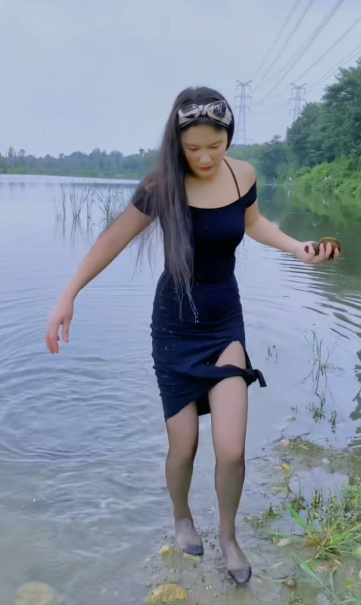 Hspcollectionx On Twitter Getting Her Pantyhose Feet Soaked