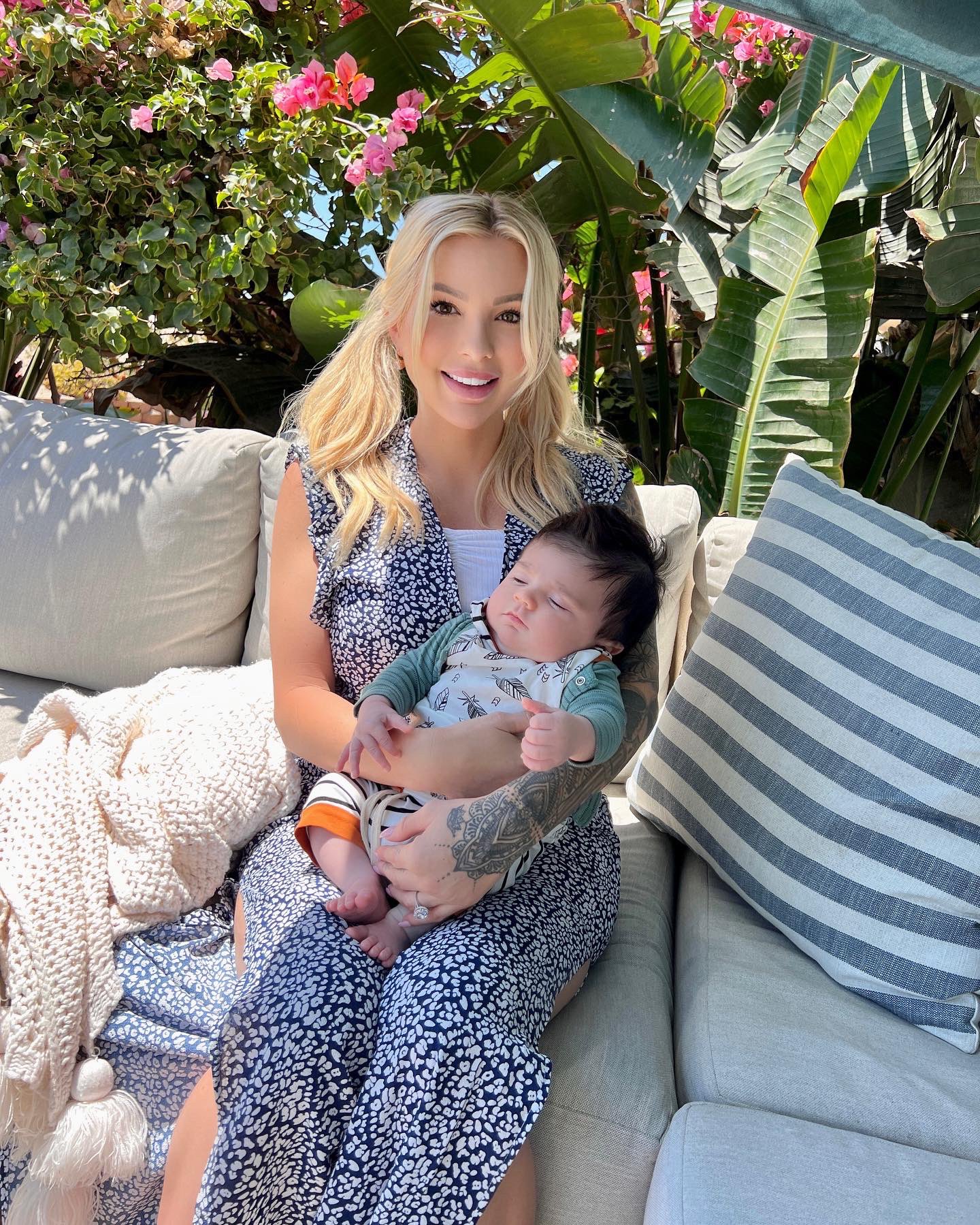 TW Pornstars - Jessicakes. Twitter. My son 😍 I love being a mama. 5:46 ...