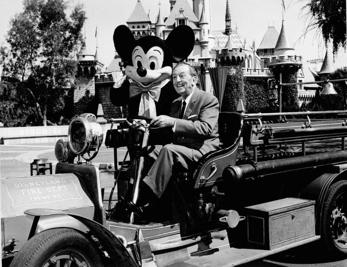 Business Keynote Speaker & Disney Institute Training | Doug Lipp