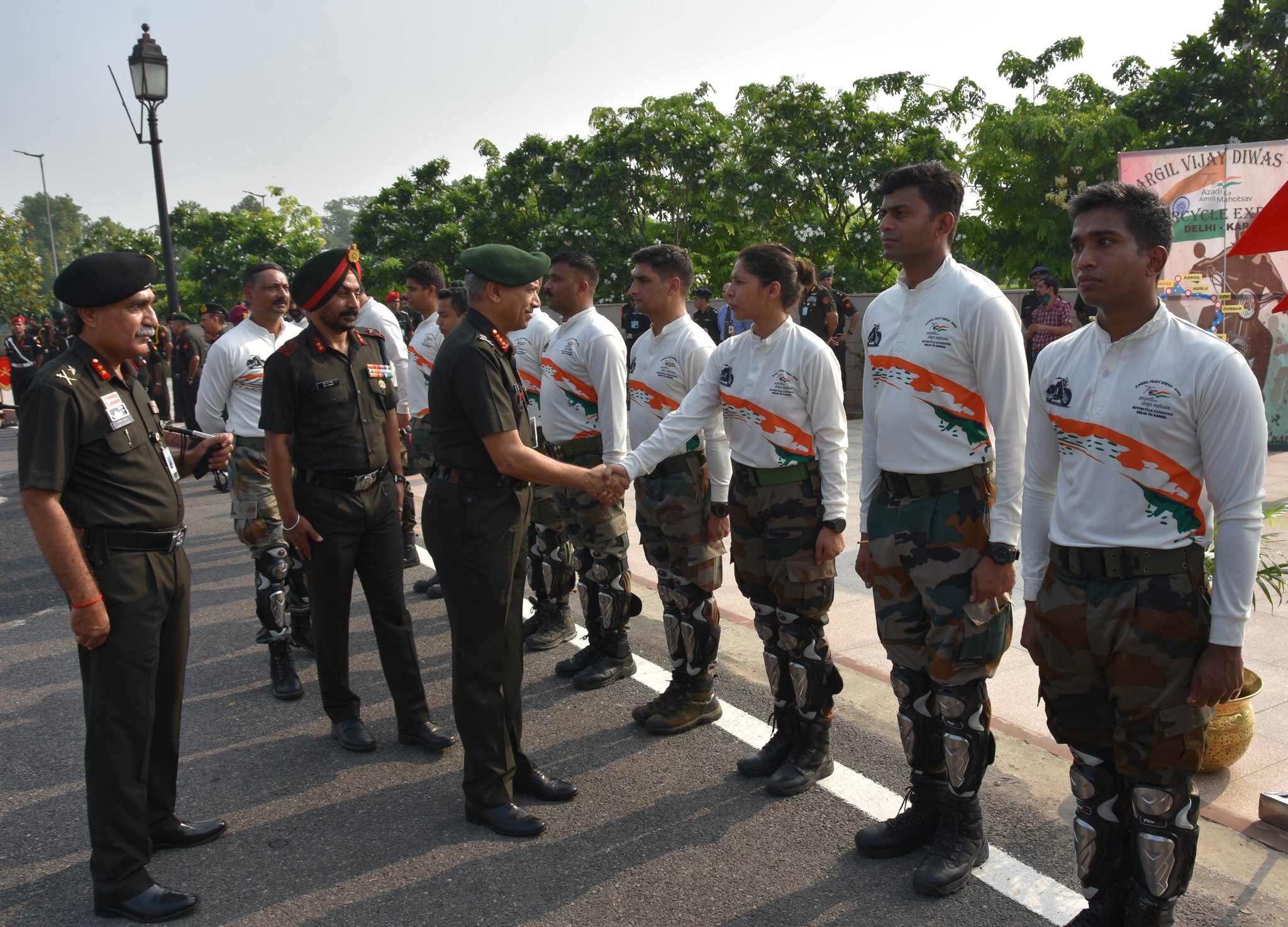 ADG PI - INDIAN ARMY on Twitter: "Lieutenant General BS Raju, #VCOAS flagged off the Kargil ...