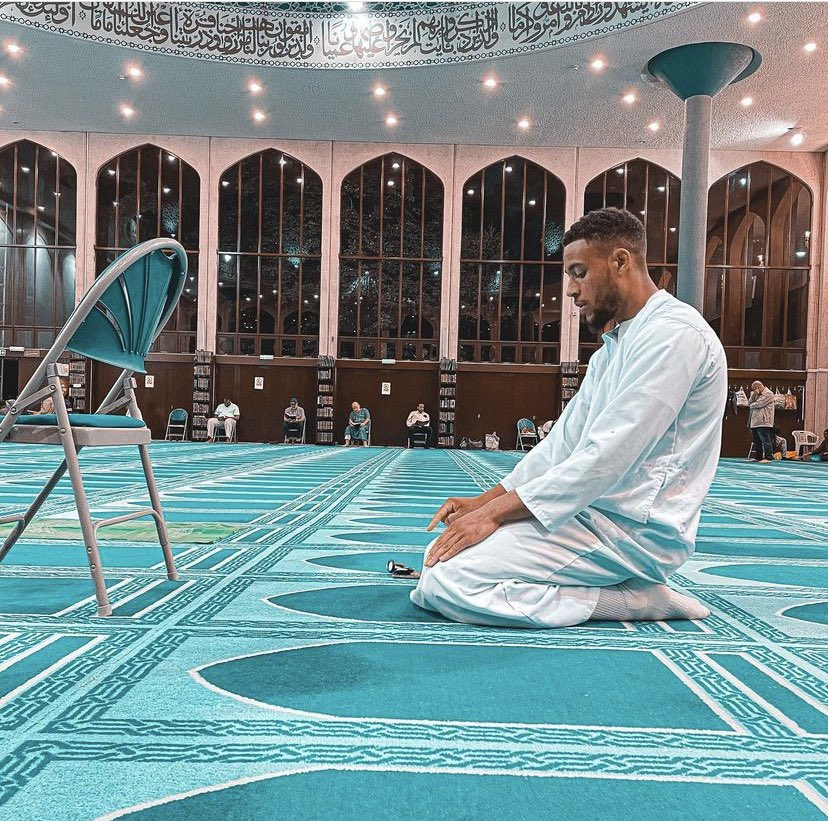 Karim Benzema Muslim Praying