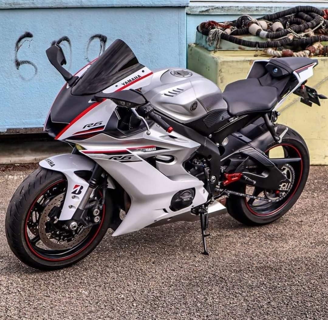 Yamaha R6 White 2022