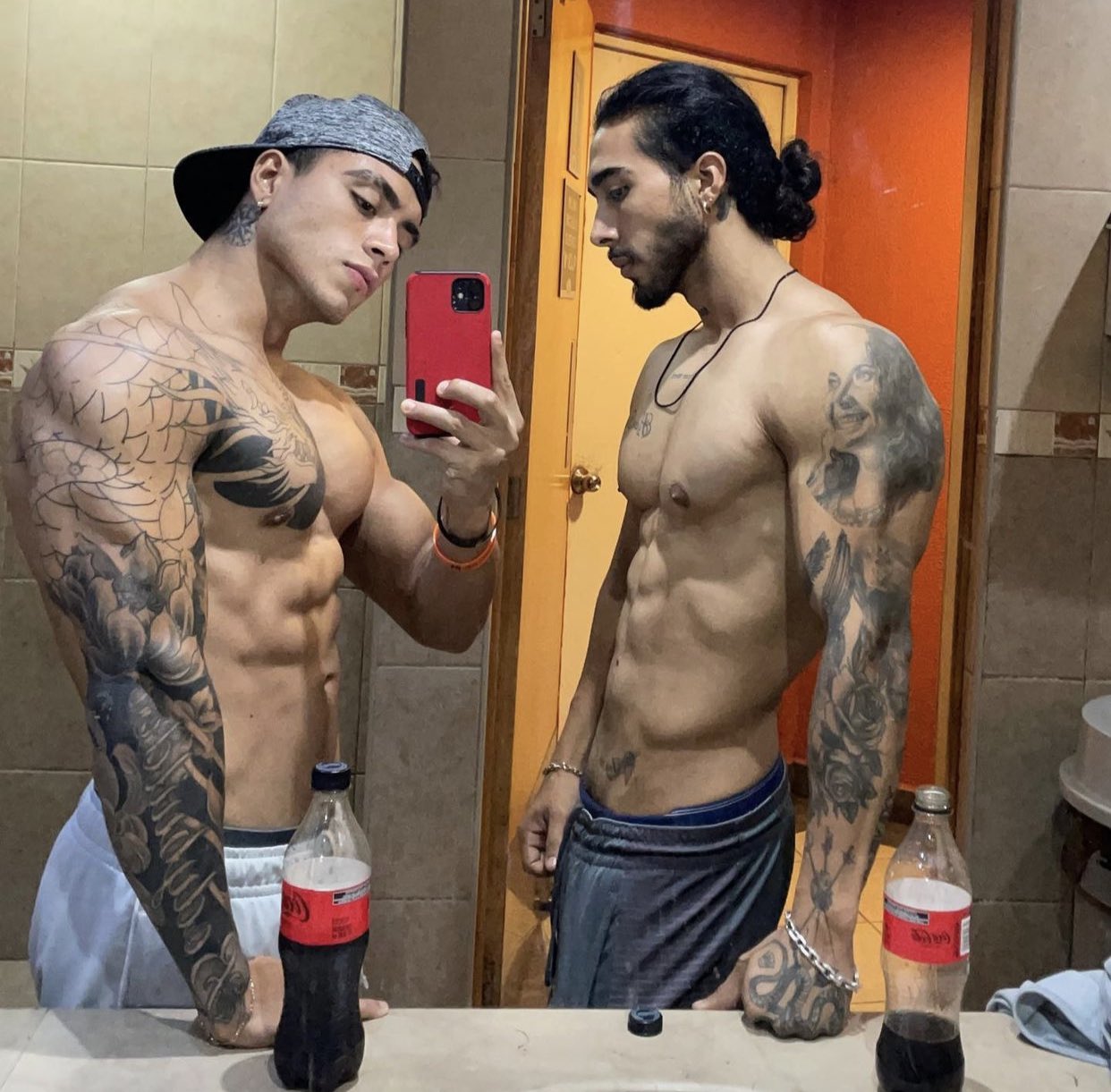 Chacales & Guapos #HoldMeCloser on Twitter: "https://t.co/q1535kwwyg" / Twitter