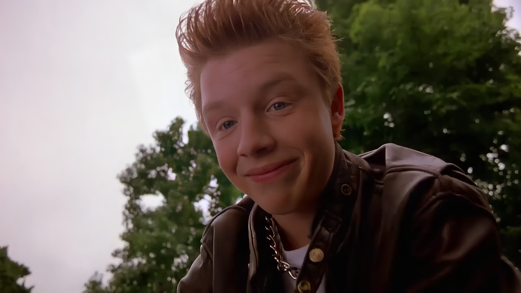 Noel Fisher Y Max Keebles Hacen Un Gran Movimiento