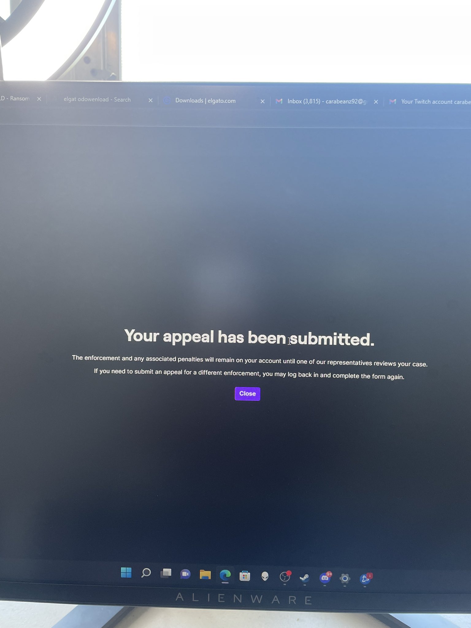 carabeanz on Twitter: "@Twitch please look over my ban appeal, I was not dressed any differently ...