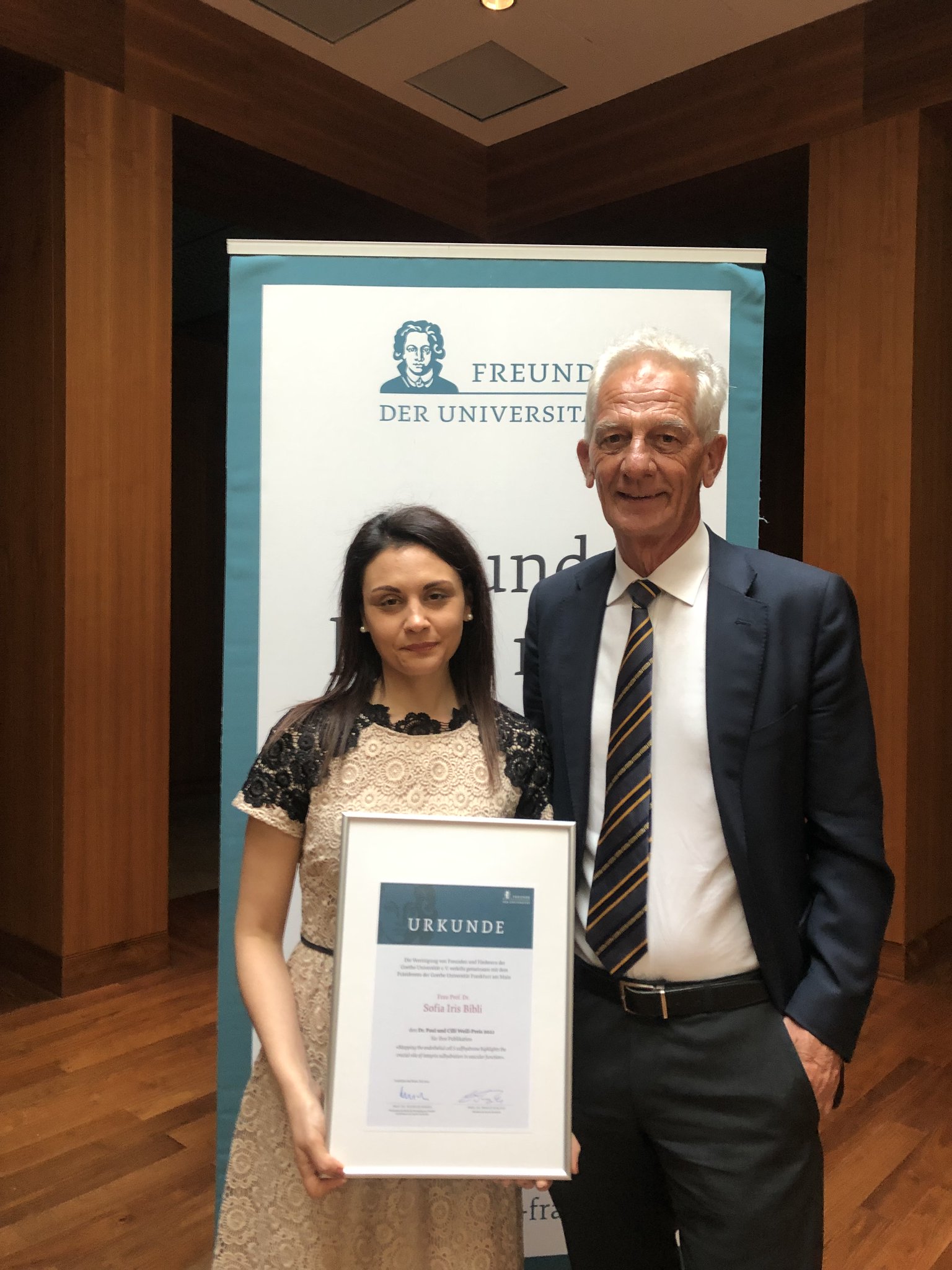 Stefanie Dimmeler on Twitter: "Congratulation to Iris Bibli @Bibli_lab @IVS_FFM @CPI_ExStra for ...