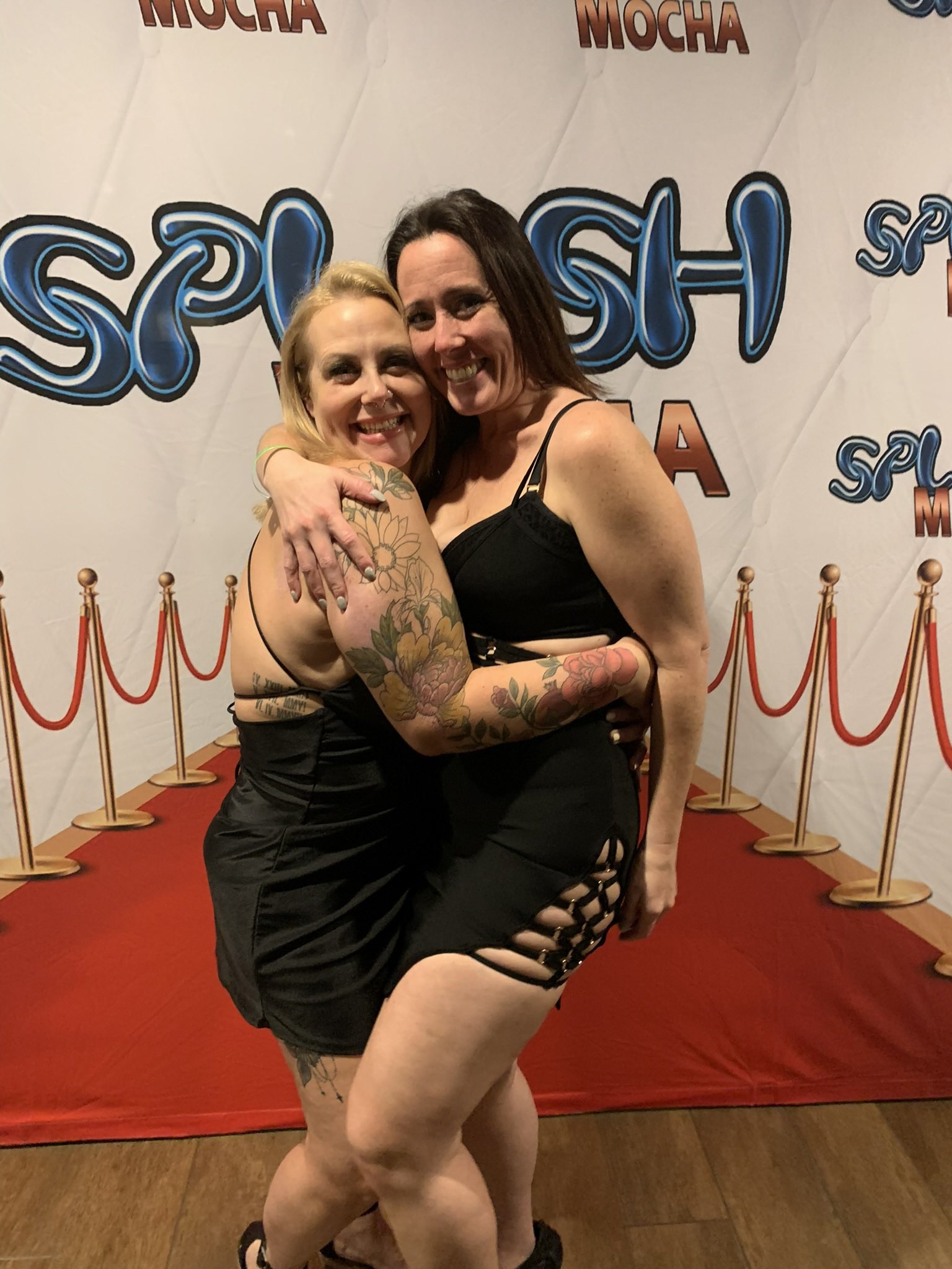 TW Pornstars - Vix_Cin. Twitter. 7 days until I'm reunited with my slutsisters! @snsultry13. 7: ...