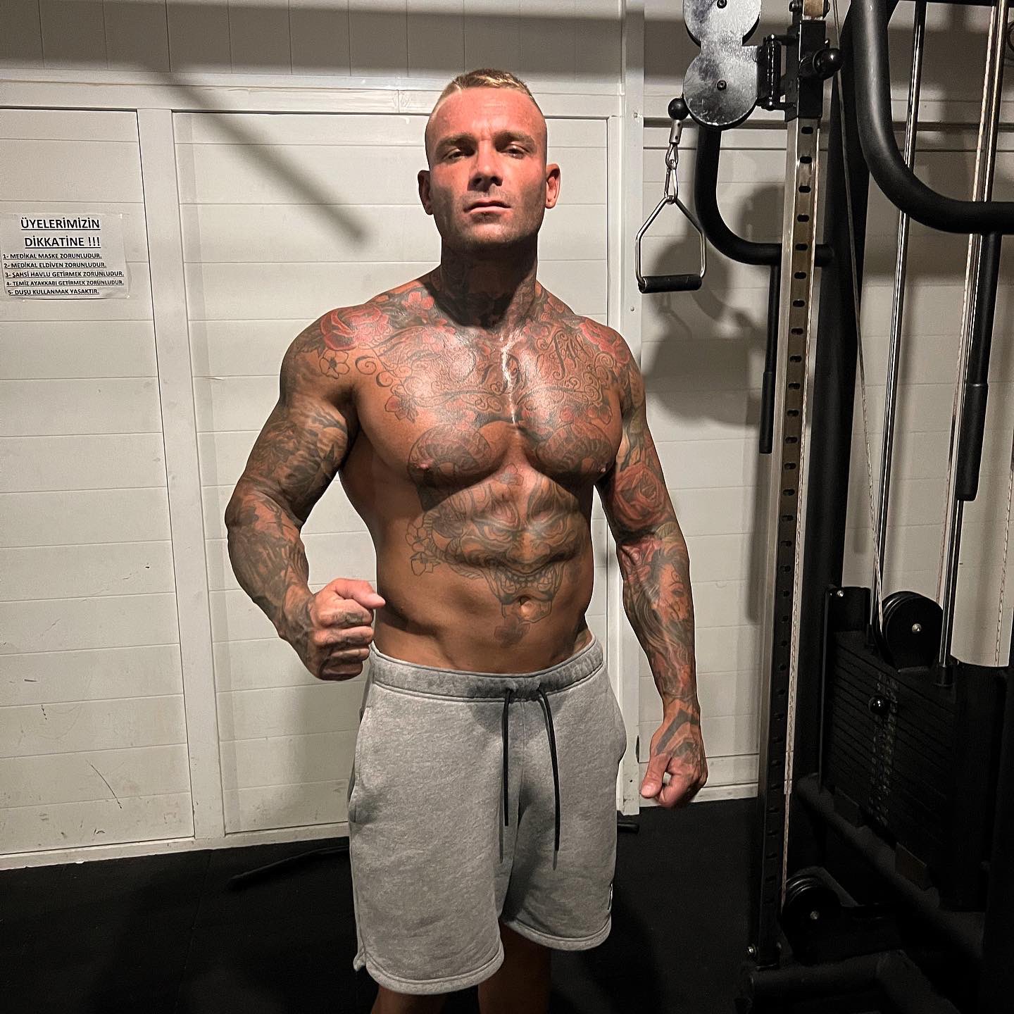 Billy Essex On Twitter Gota Start Wearing Underwear In The Gym I Was Told