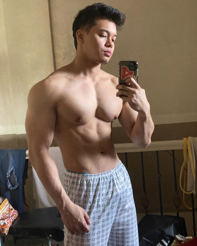 shirtlesshunk.com on Twitter: "Nice pajamas.....we would love to tuck ...