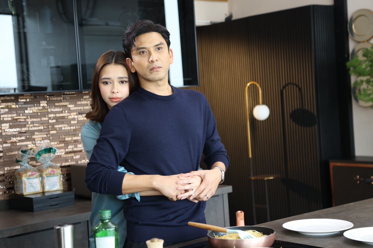 Ch3Thailand on Twitter: "🎬 #คู่เวรep14 บีม จับตาดู หวาน-นิก อย่างใกล้ชิด 🔗 https://ch3plus.com ...