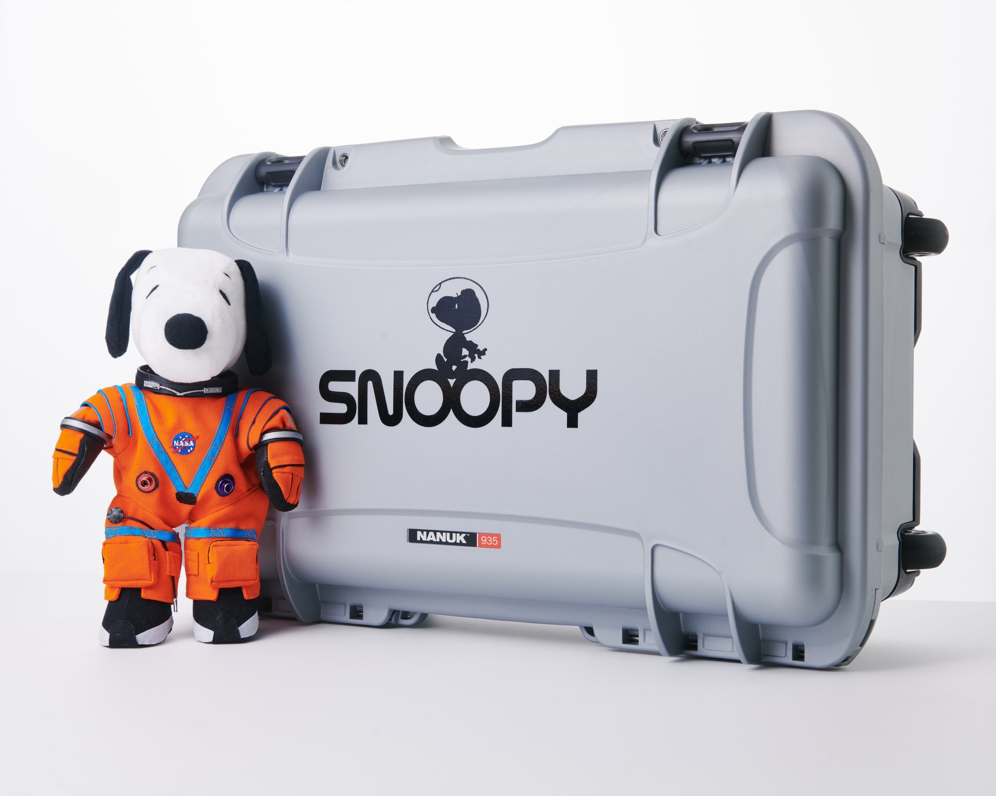 PEANUTS on Twitter: "Snoopy is going to space! He will be on board the #Artemis I mission as the ...