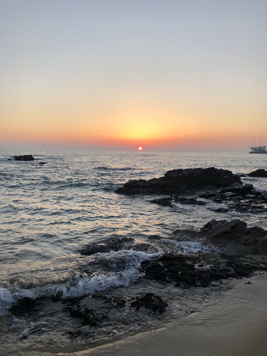 ads by xia / Twitter