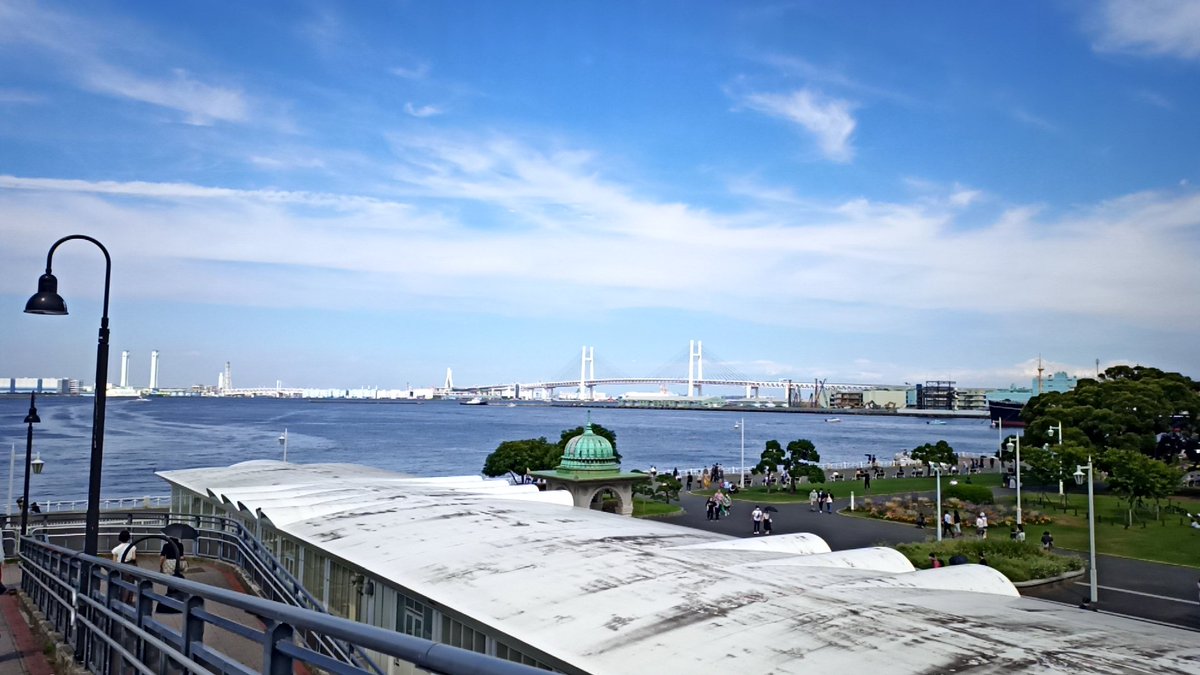 「友達とブラブラしてる 」|玉露@C101(金)東キ31bのイラスト