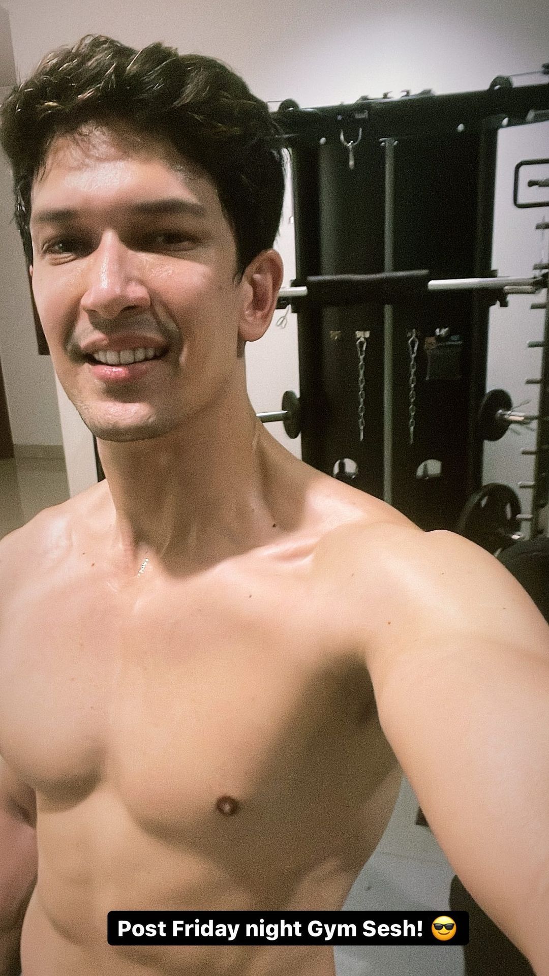MRVVIP on Twitter: "Dimas Beck shirtless after gym session. #selebwatch https://t.co/lPIsH2qCaQ ...