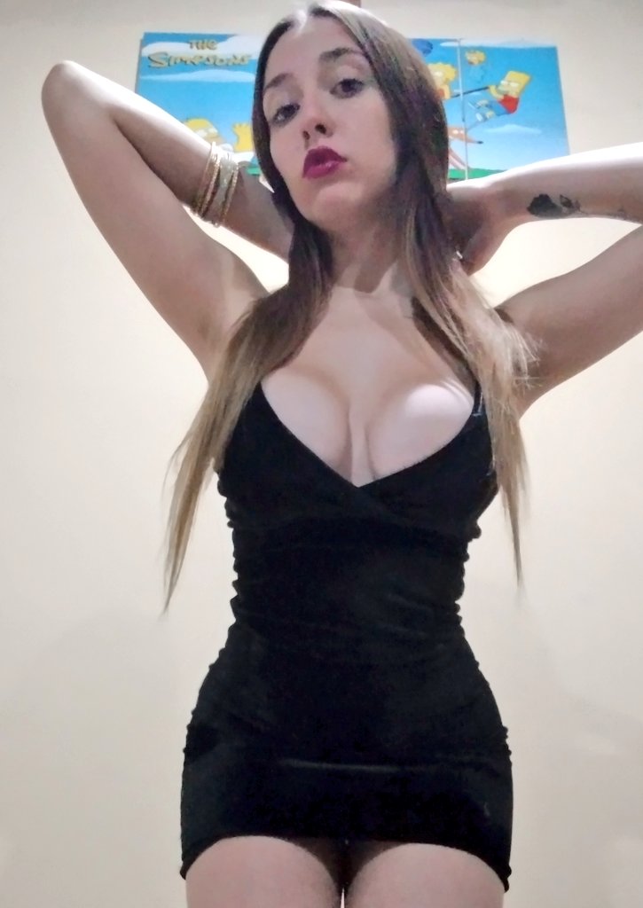 Sofía De Luca 👩‍🦳 on Twitter: "Los Simpson atrás, pues claro 🤪 https://t.co/uobhL5vrI3" / Twitter