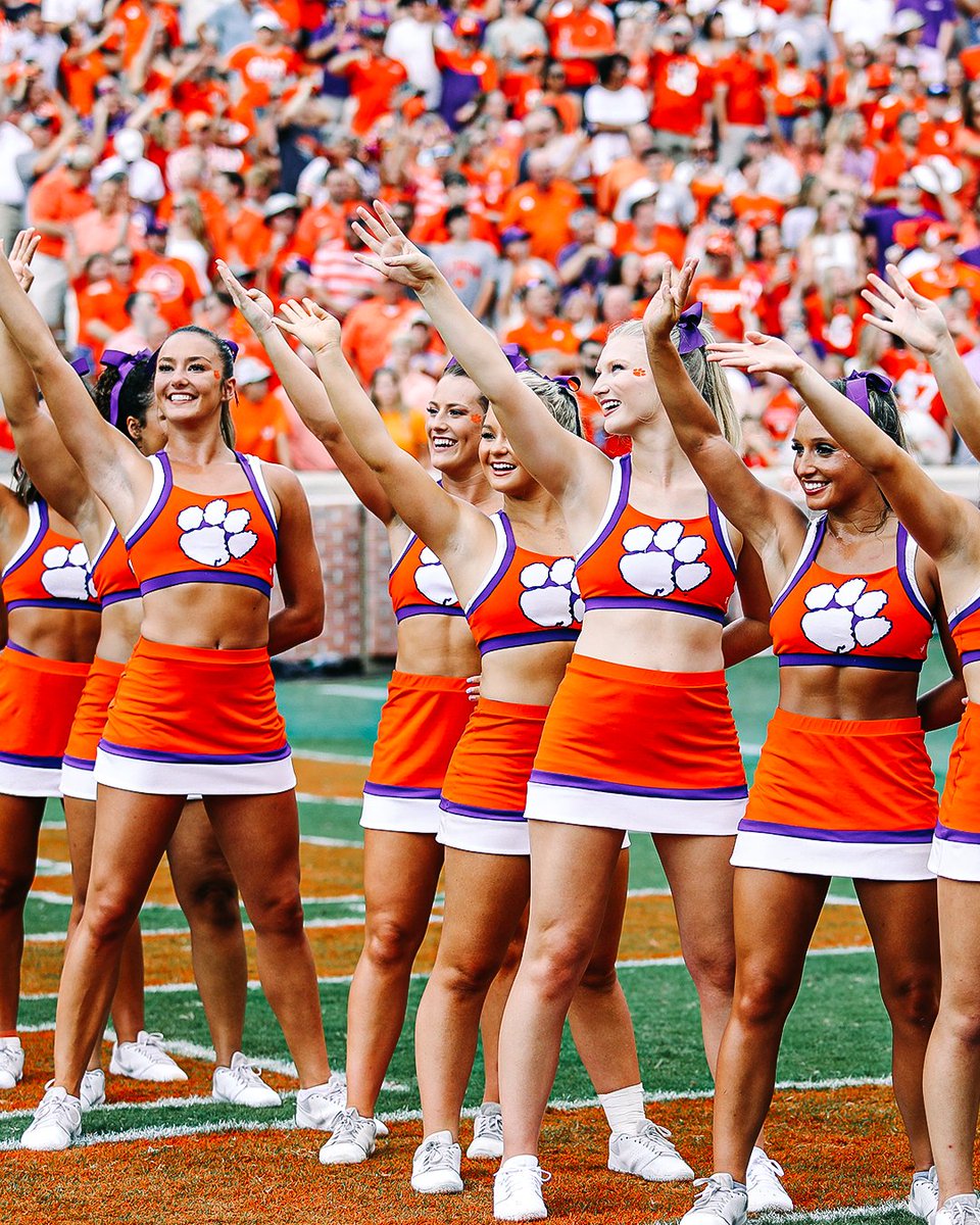 Clemson Cheerleaders 2022