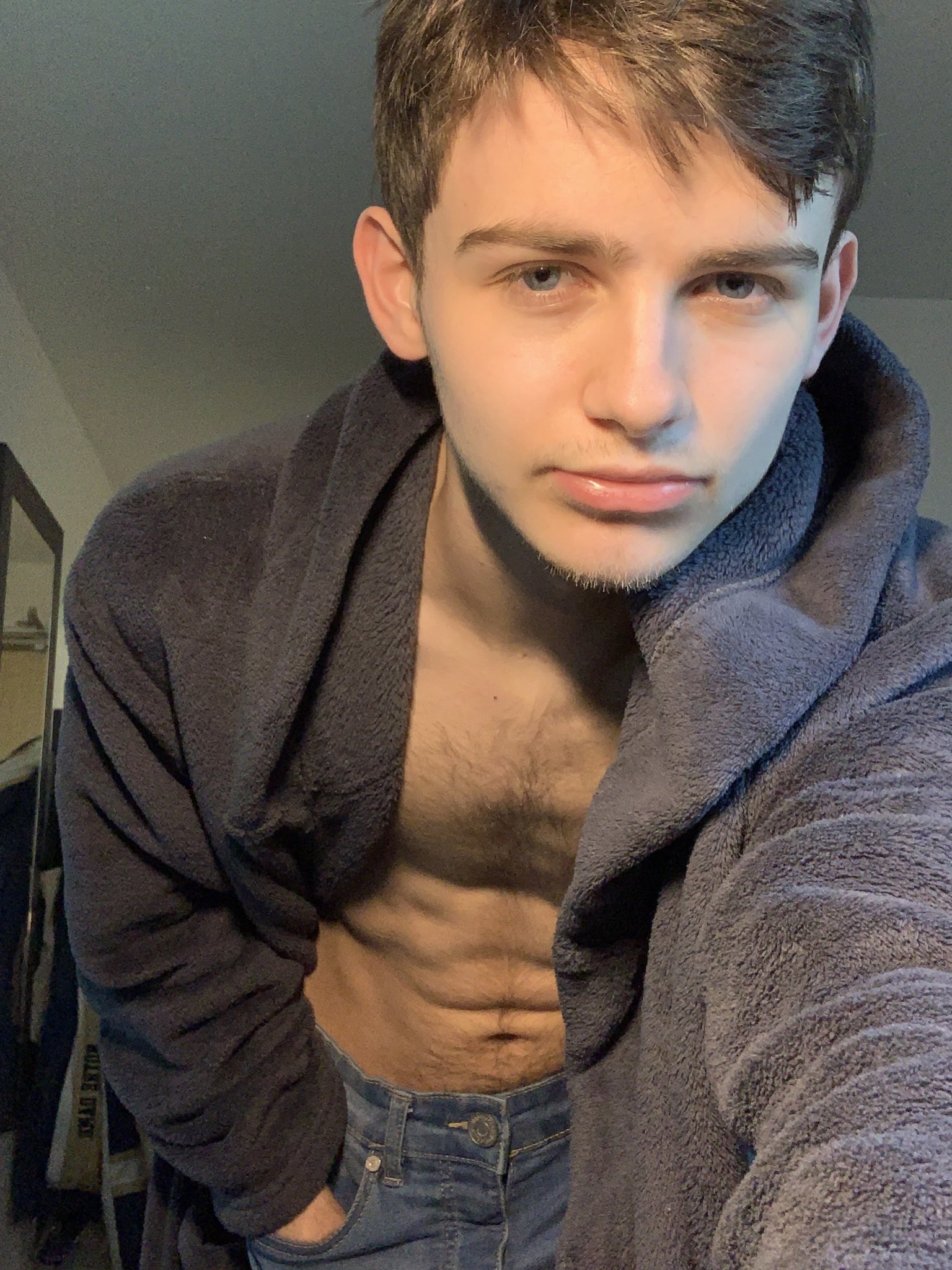 Brad Bennett 🦦 on Twitter: "Denim shorts >>>>> https://t.co/RsbBIvnr2H" / Twitter