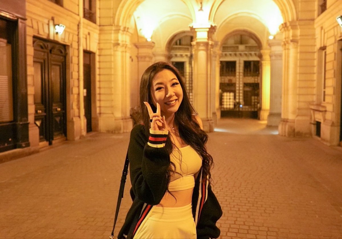 fuslie in paris 🥰 leslie @fuslie