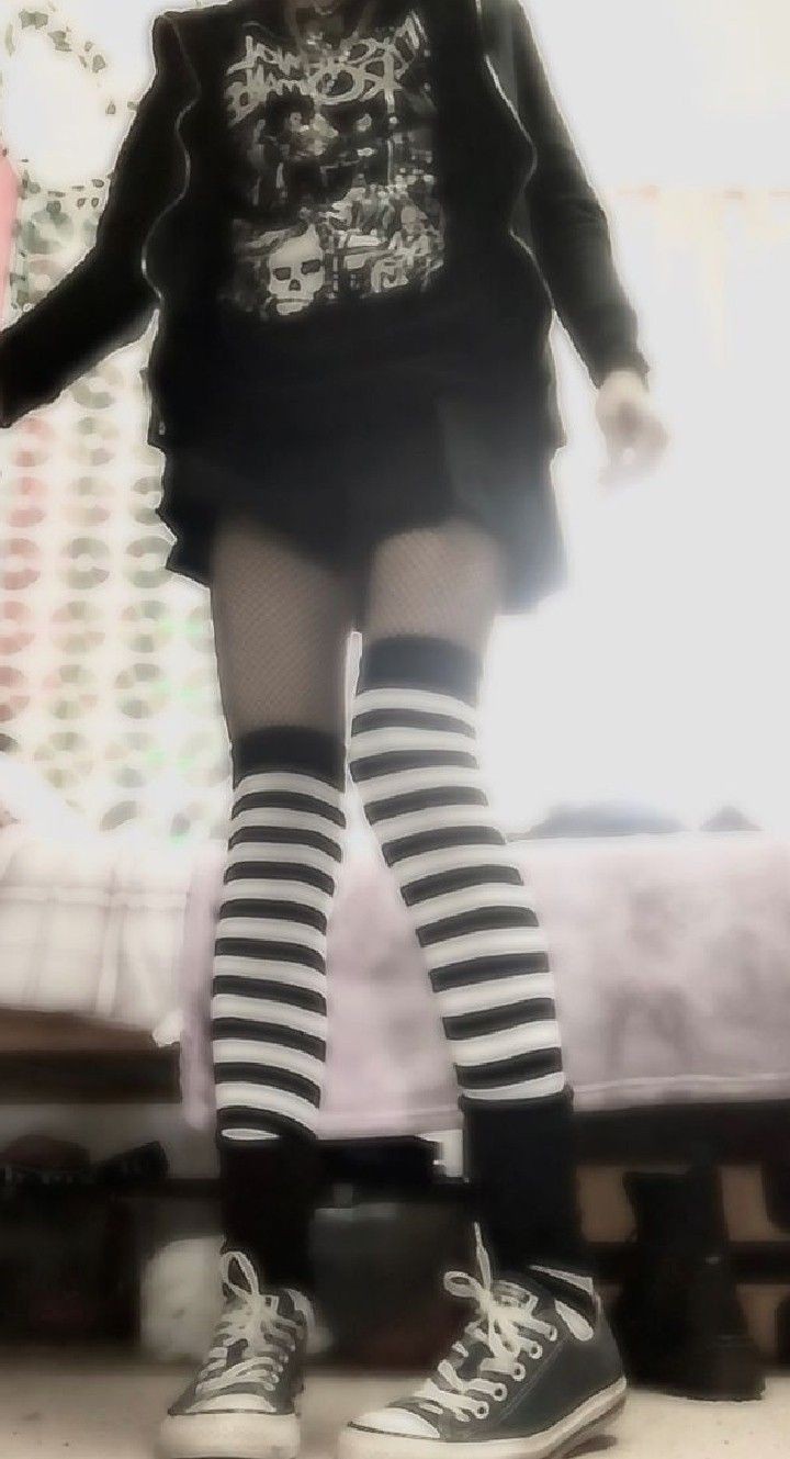 ghost × emo edtwt on Twitter: "♰ Thread of scene /alt thinspo ♰ 📎 edtwt thinsp0 emospo https://t ...