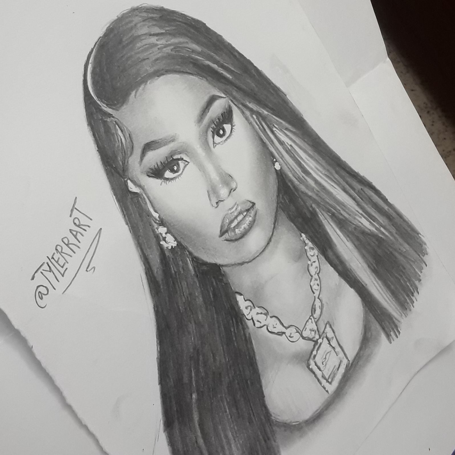 Nikki Minaj Drawing Nicki Minaj Shares Cover Art For New Album Queen