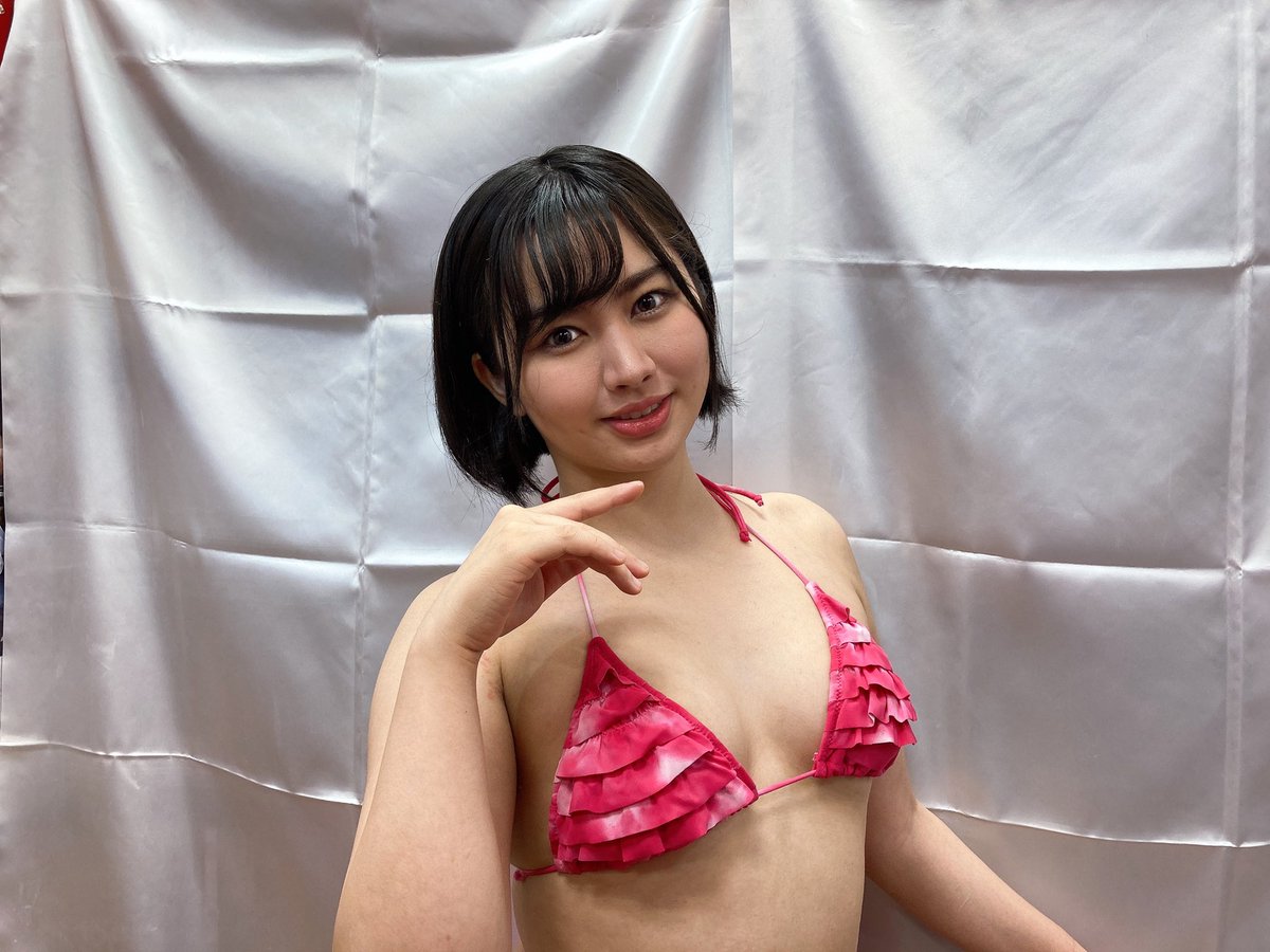 ゆかりちゃん（@shizuki_yukari_） アリババ秋葉原店到着です 玩具仕込んでます😁 足元悪いですが、、、 皆様お待ちしてま～す‼️ https://t.co/abFUabAUvs ...