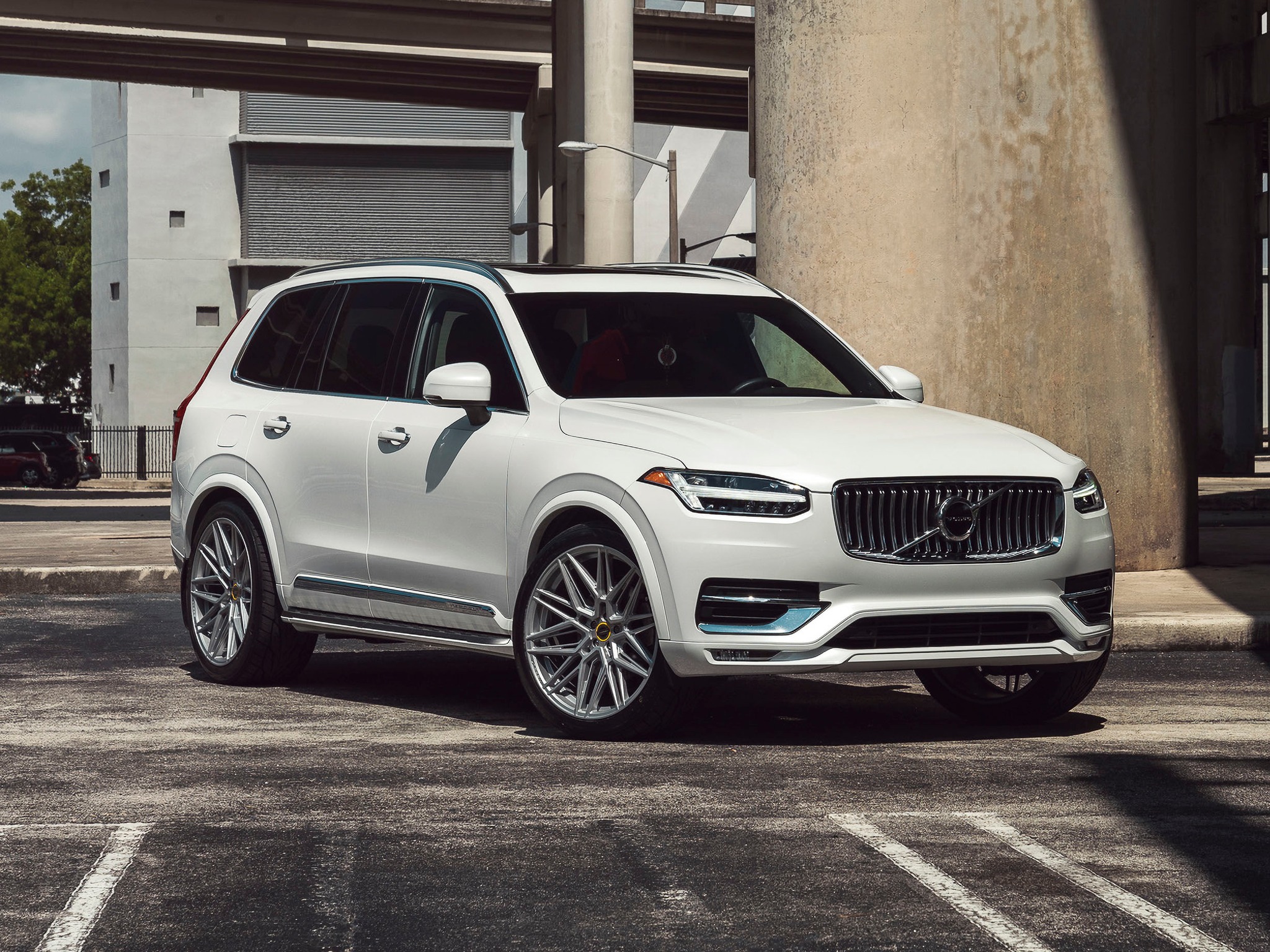 VOSSEN_JAPAN on Twitter: "VOLVO XC90 x HYBRID FORGED SERIES: HF-7 22" 鍛造EVO-5Rで培ったノウハウを惜しみなく投入され ...