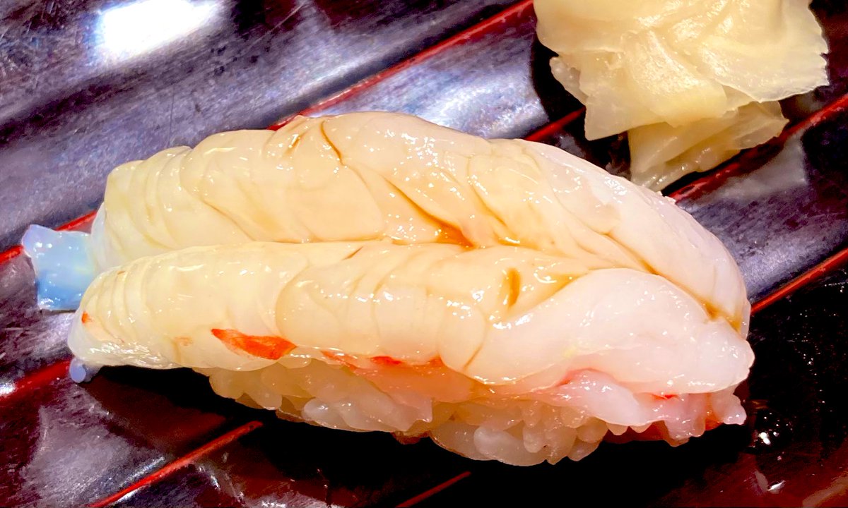 「原稿しながら新千歳空港の寿司屋で食べたボタンエビに毎日想いを馳せてる マジで美味」|〜地獄の限界原稿編〜【1/29オ18b】のイラスト