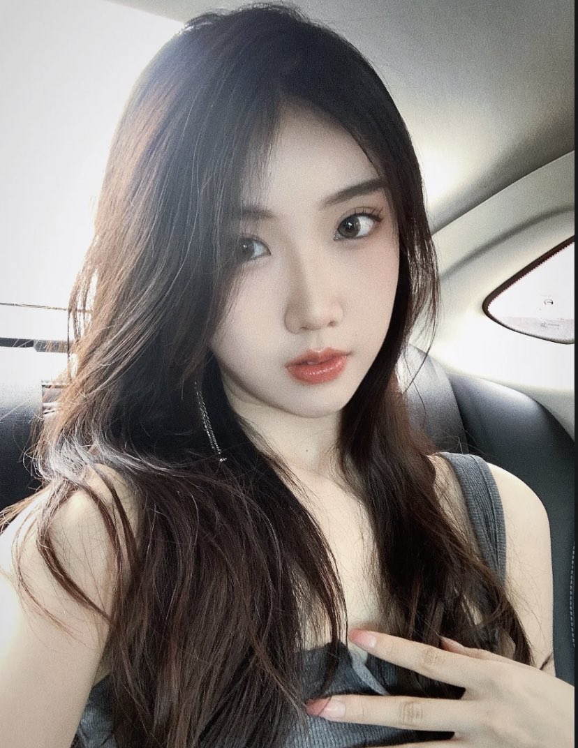 呜hu on Twitter: "浅浅打扮一下出去玩 有没有人一起啊 #济南线下 #济南 https://t.co/HPzg0WQHko" / Twitter