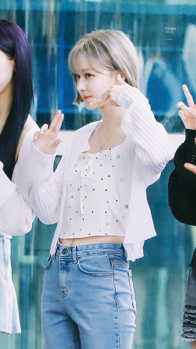 WINTER THAILAND #aespa_Girls on Twitter: "RT @VirginSnow0101: 220713 “우린 다시 함께 Whoo Whoo🐶” # ...