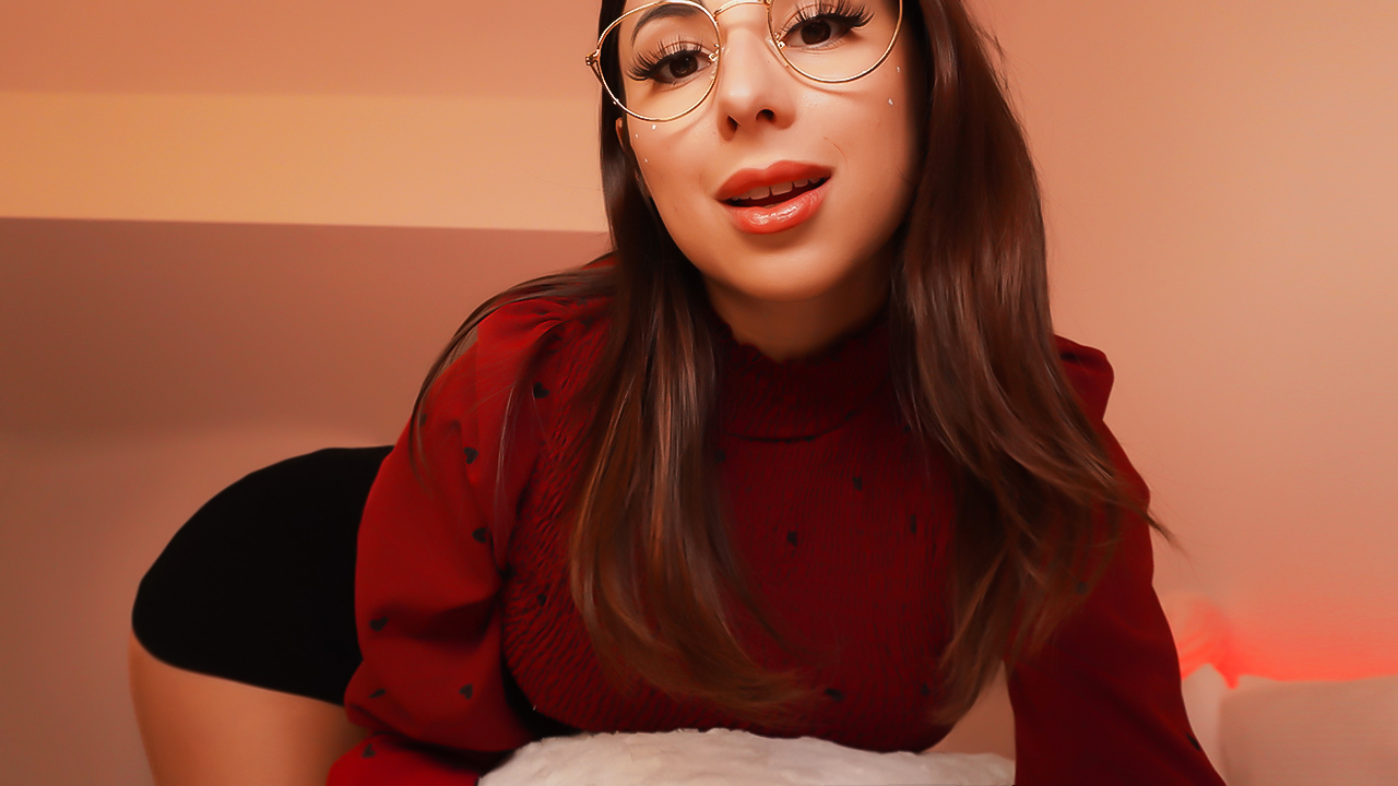 Luna Rexx 🎃🌙💫 🍌 On Twitter My New Asmr Video Is Out Asmr Mommy Gives You Comfort In A Rain