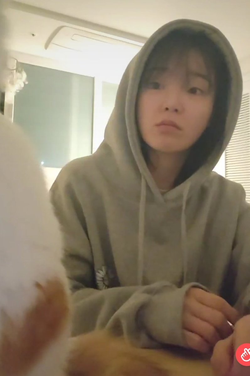 하찮은 후드 승희 쮸아 얍얍👌🖐 @yapyap421