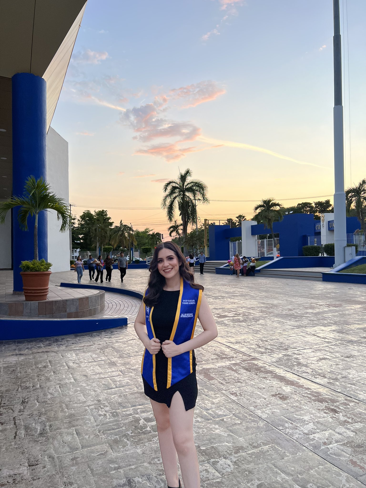 LEV Rocio👻 on Twitter: "su licuado de confianza 🎓 https://t.co ...