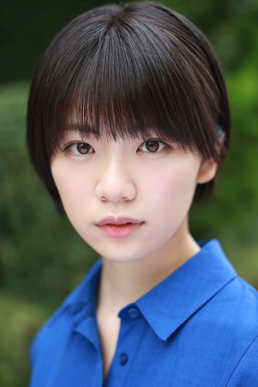 Deview ／ デビュー on Twitter: "🎊祝 ️写真集発売🎊 インタビュー／＃竹内詩乃 日本一制服が似合うショートカット美少女・竹内詩乃 1年かけて撮影した初写真集で大胆ショット ...