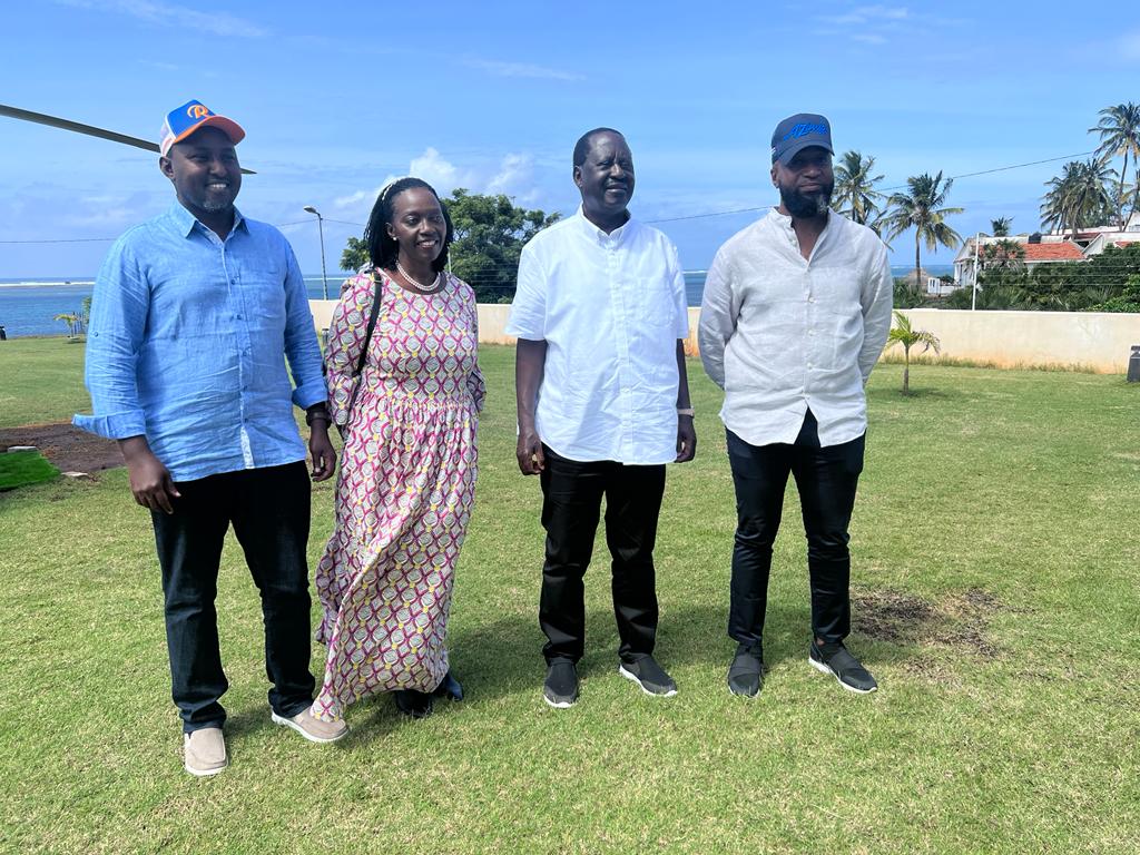 Raila Odinga on Twitter: "Kilifi tunasija. #VoteBlue #Inawezekana https://t.co/2HRgiFDZ7j" / Twitter