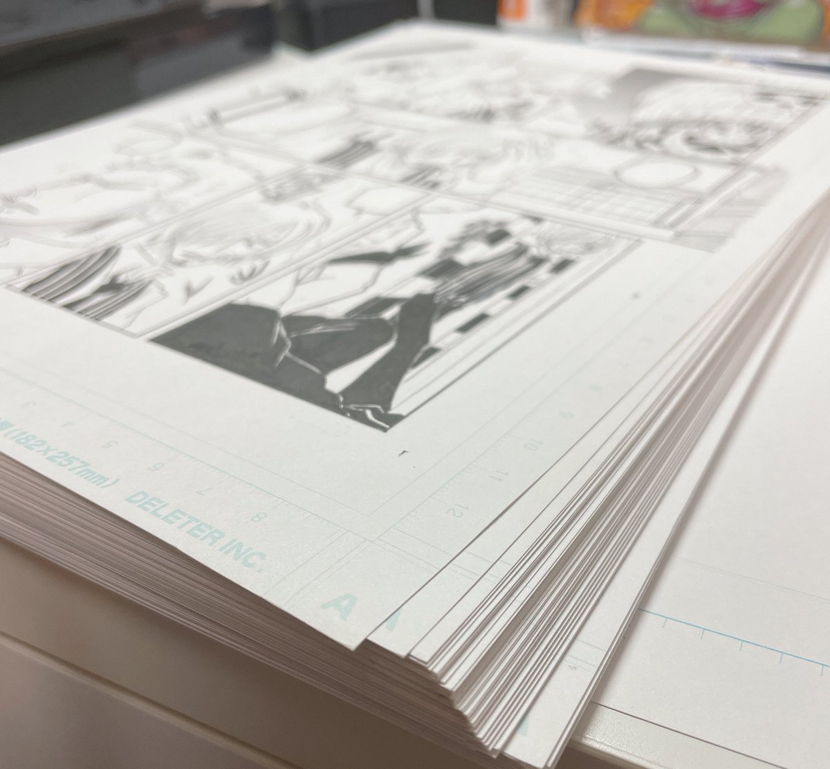 「ゾサ脱稿したそしてこっちはもはや製本完了した…!!めっちゃ綺麗…嬉し… 」|Kyasu/ 5.4GLCのイラスト