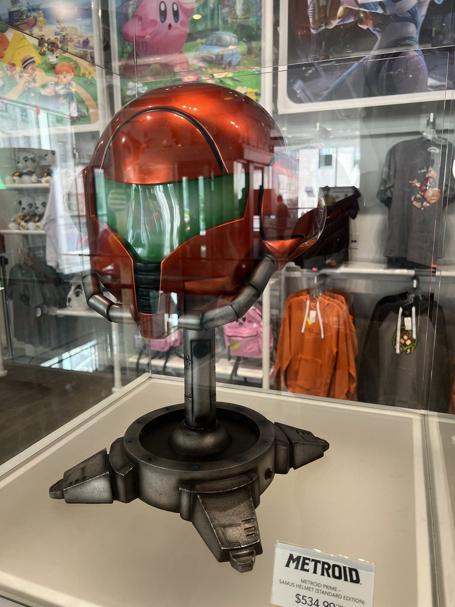 Metroid Prime Samus Helmet at Nintendo NY (not exclusive to the store ...