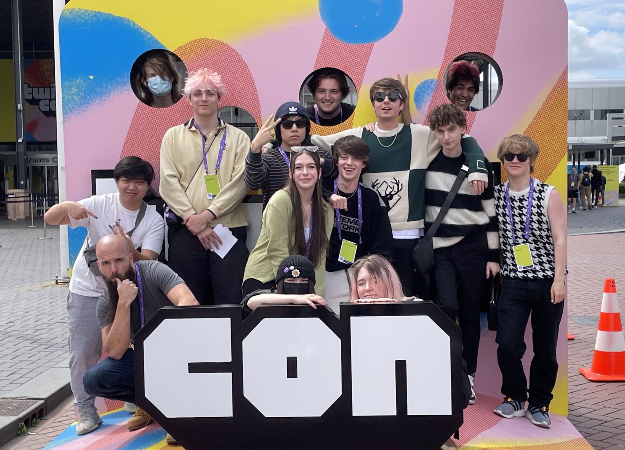 hannah rose on Twitter: "HELLO FROM TWITCHCON! https://t.co/h0zUSZZs5X" / Twitter