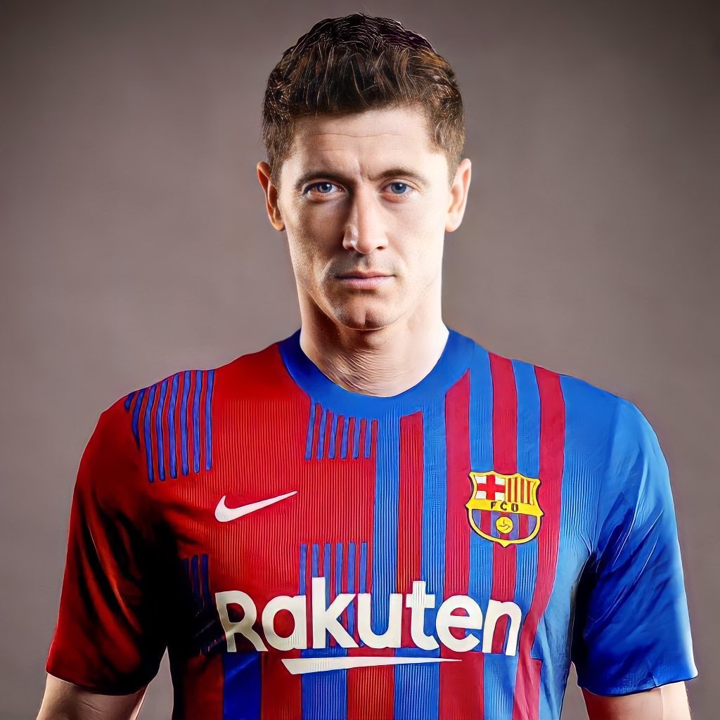 Robert Lewandowski, arguably one of the top 5 strikers still in his ...