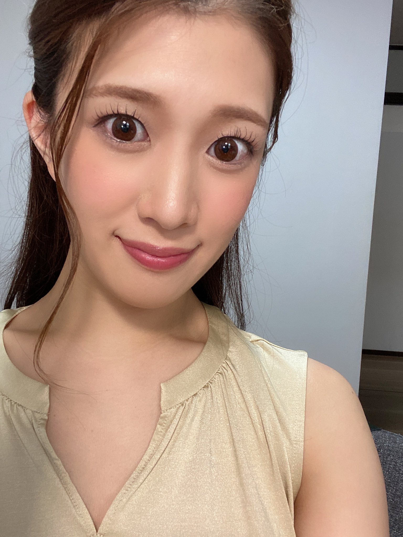 有賀みなほ♡Gカップ美くびれ on Twitter: "仕事してます🍌♥️ #有賀みなほ https://t.co/my4Y5DIBEl" / Twitter