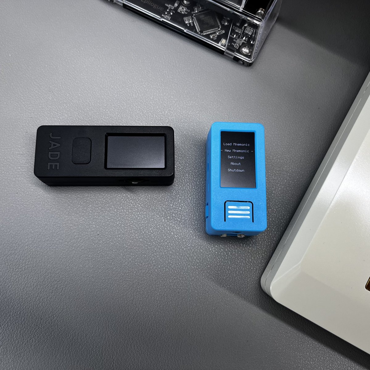 M5Stack on Twitter: "RT @rBillLee: Open-source hardware signer for Bitcoin https://selfcustody ...