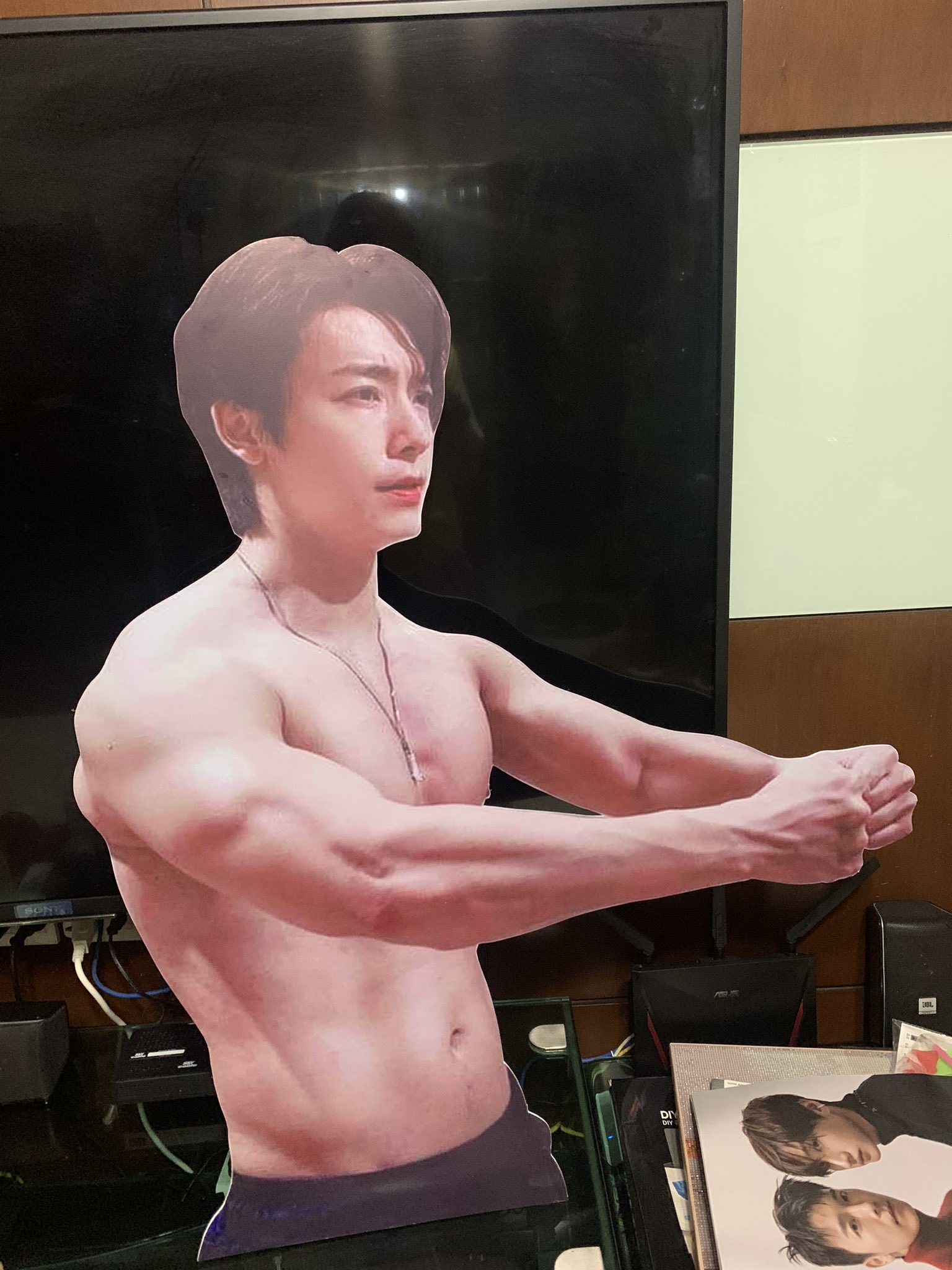 Donghae Abs