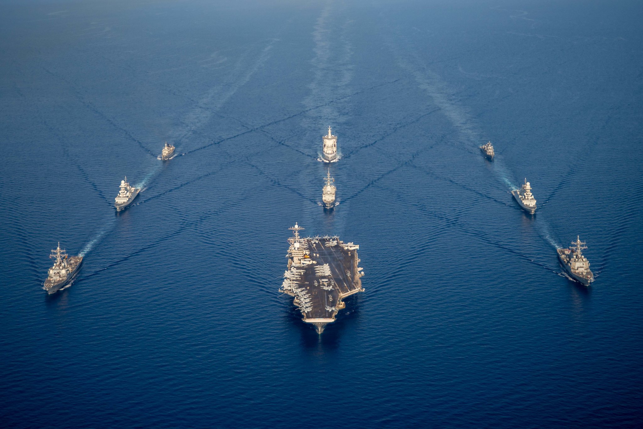 U S Navy On Twitter Usnavy Photos Of The Day 1️⃣ Com Snmg2
