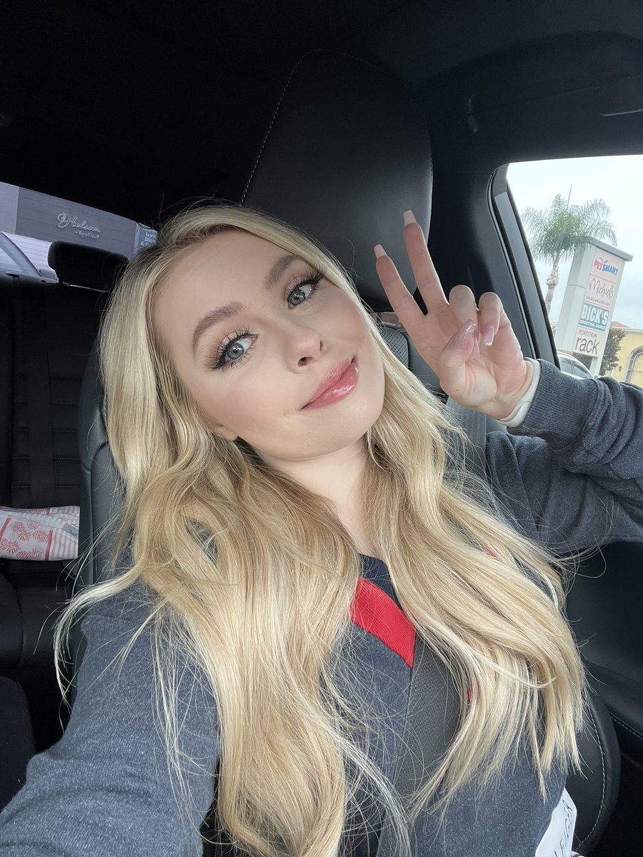 hi hi i’m v excited today becauseeee i’ll be streaming again on twitch ...