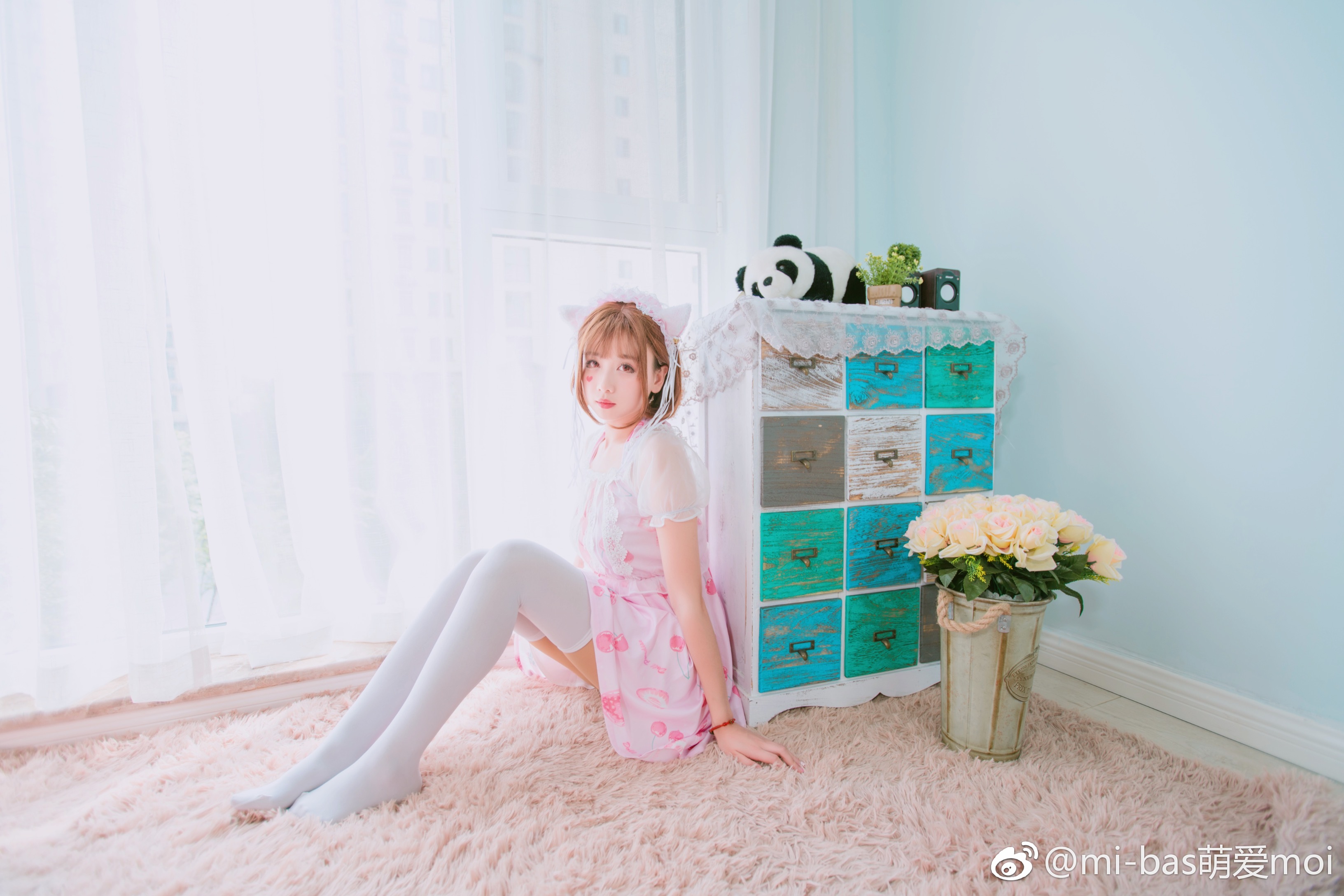 Pic Pic On Twitter 萌爱的声音和性格都软软的。这样的女生当你要操她的时候她不情愿但是又不知如何拒绝，只能小声哼叫抗议。当她柔软的臀瓣被坚硬的鸡巴分开并且直接捅进她的泥泞的