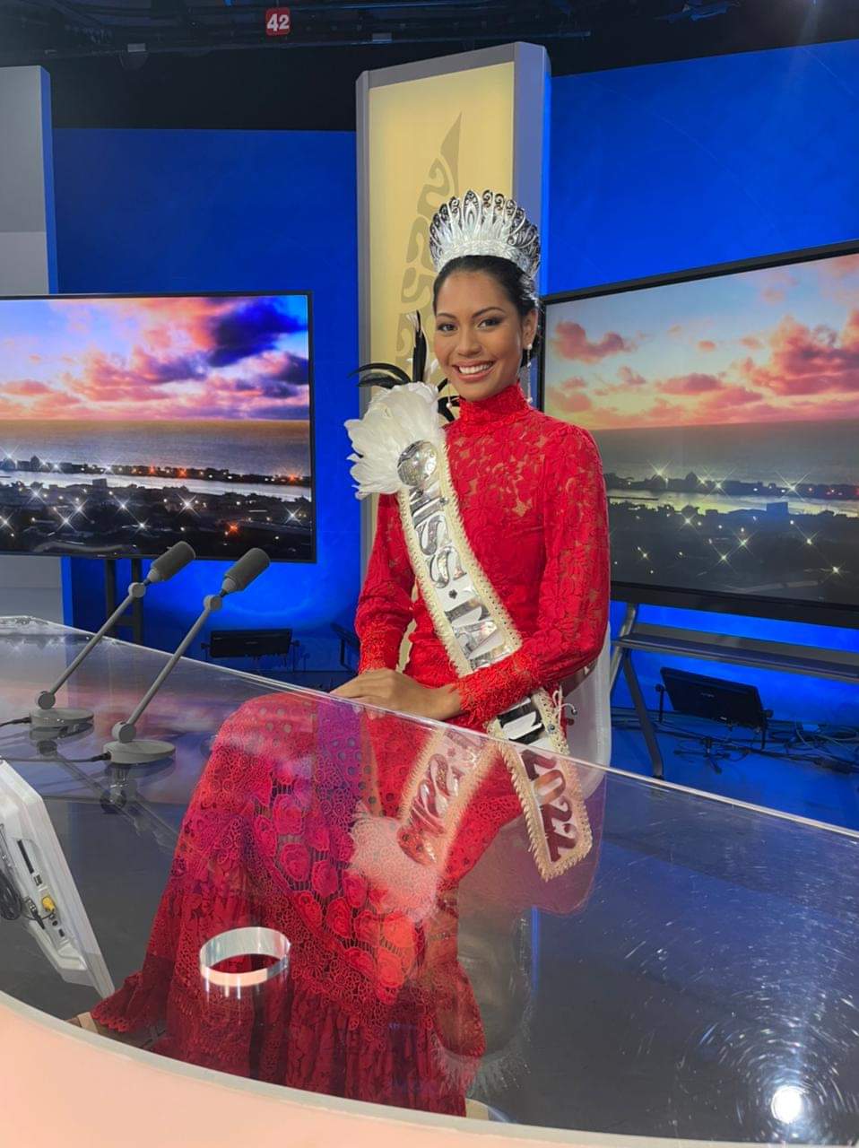 Moya-B Tahiti on Twitter: "@yayasthoughts @MissFrance @YorhannEA ️ 🇵🇫 https://t.co/I4bJSjHDLB ...